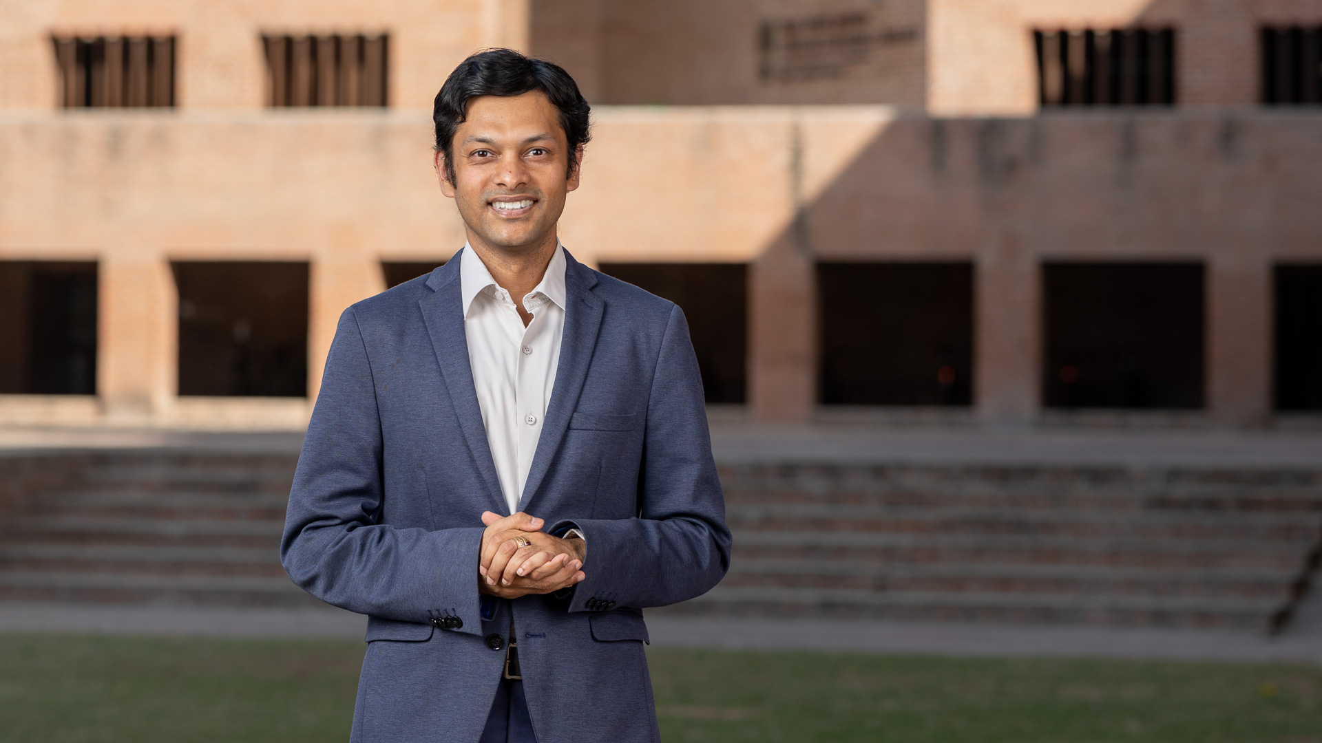 Debjit Roy | IIMA
